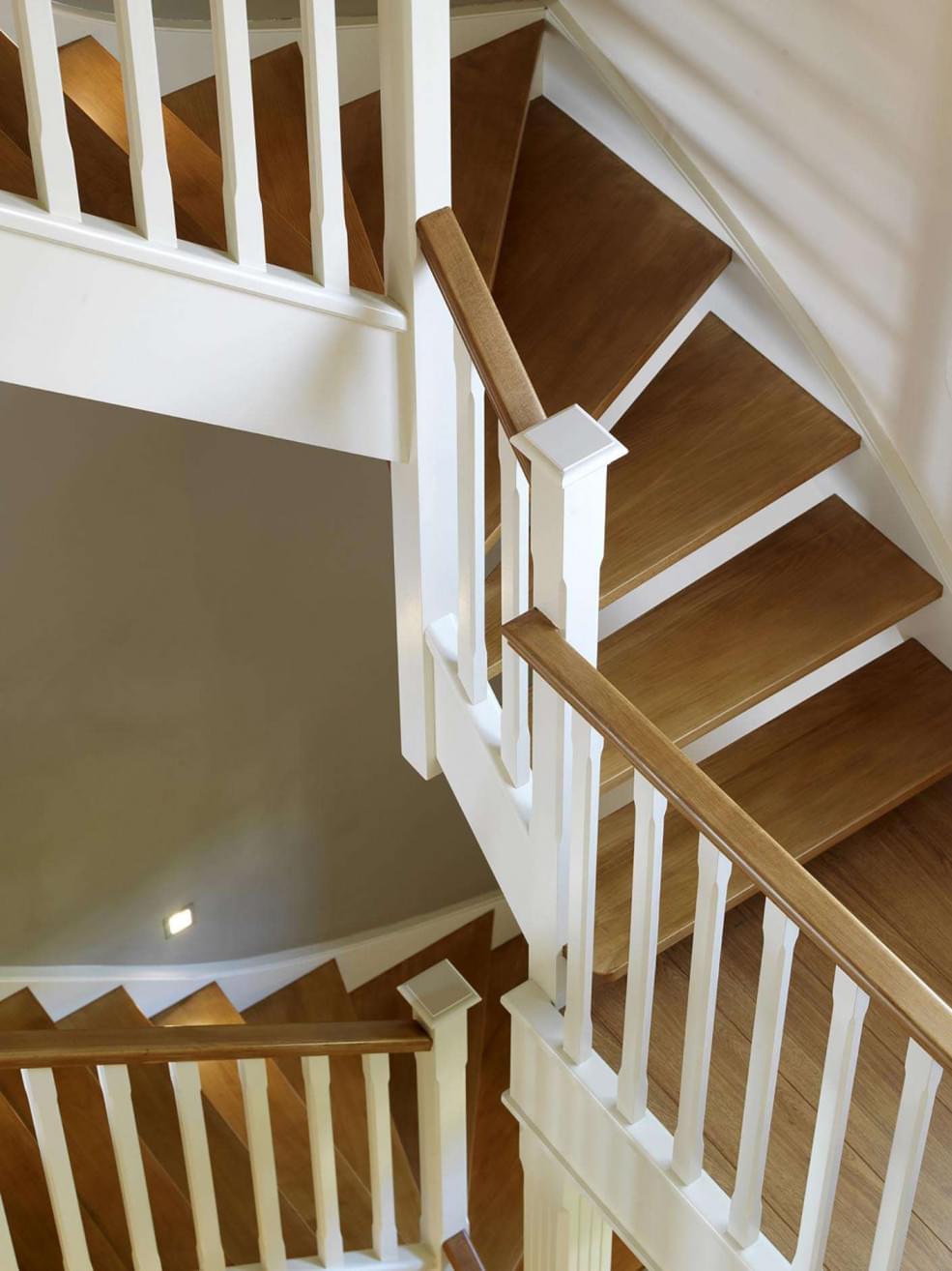 Moderne trappen en klassieke trappen voor elk interieur